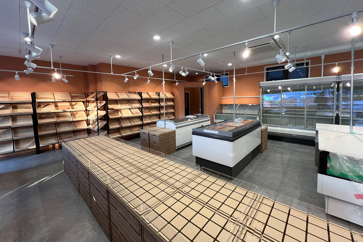 Cracker | オカダデザイン